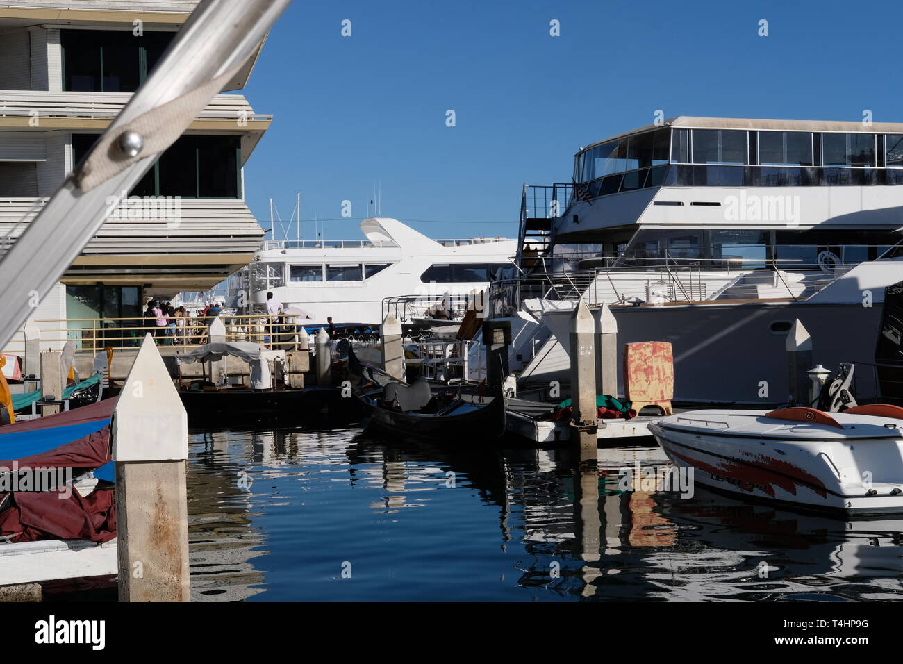 Bunch of boats docking at Newport beach Stock Photo - Alamy