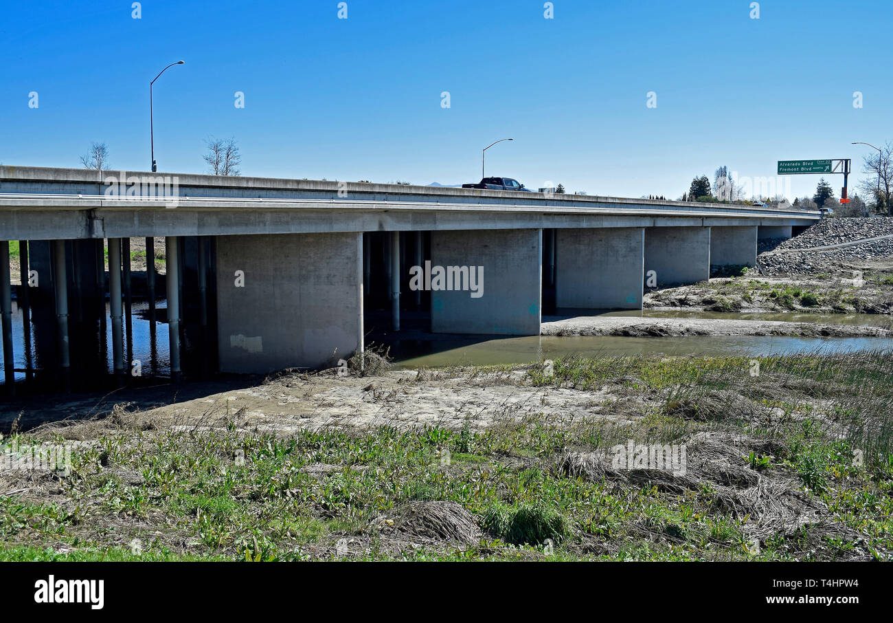 Park under highway overpass hi-res stock photography and images - Alamy