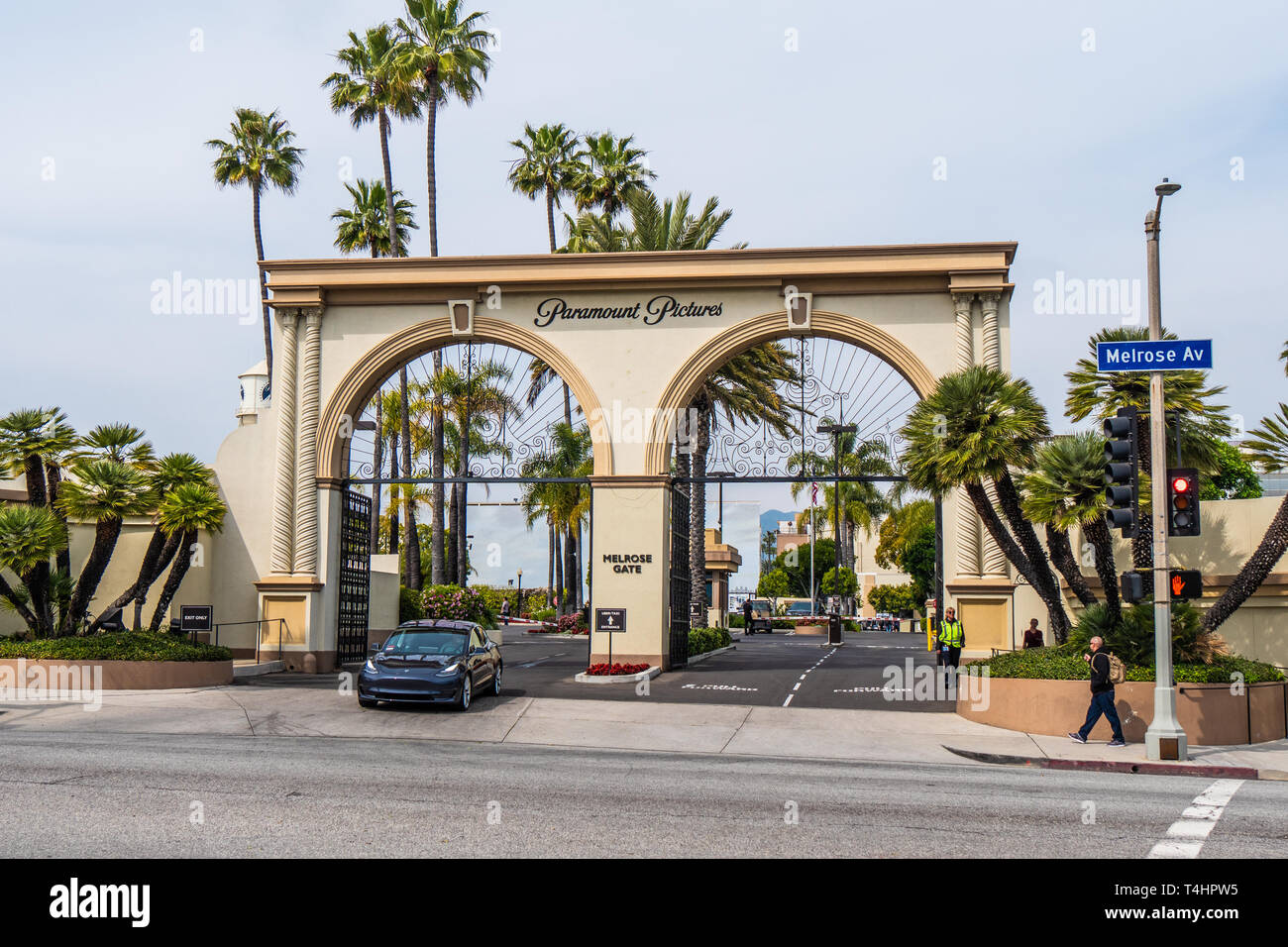 Melrose gate of Paramount Pictures film studios at Los Angeles ...