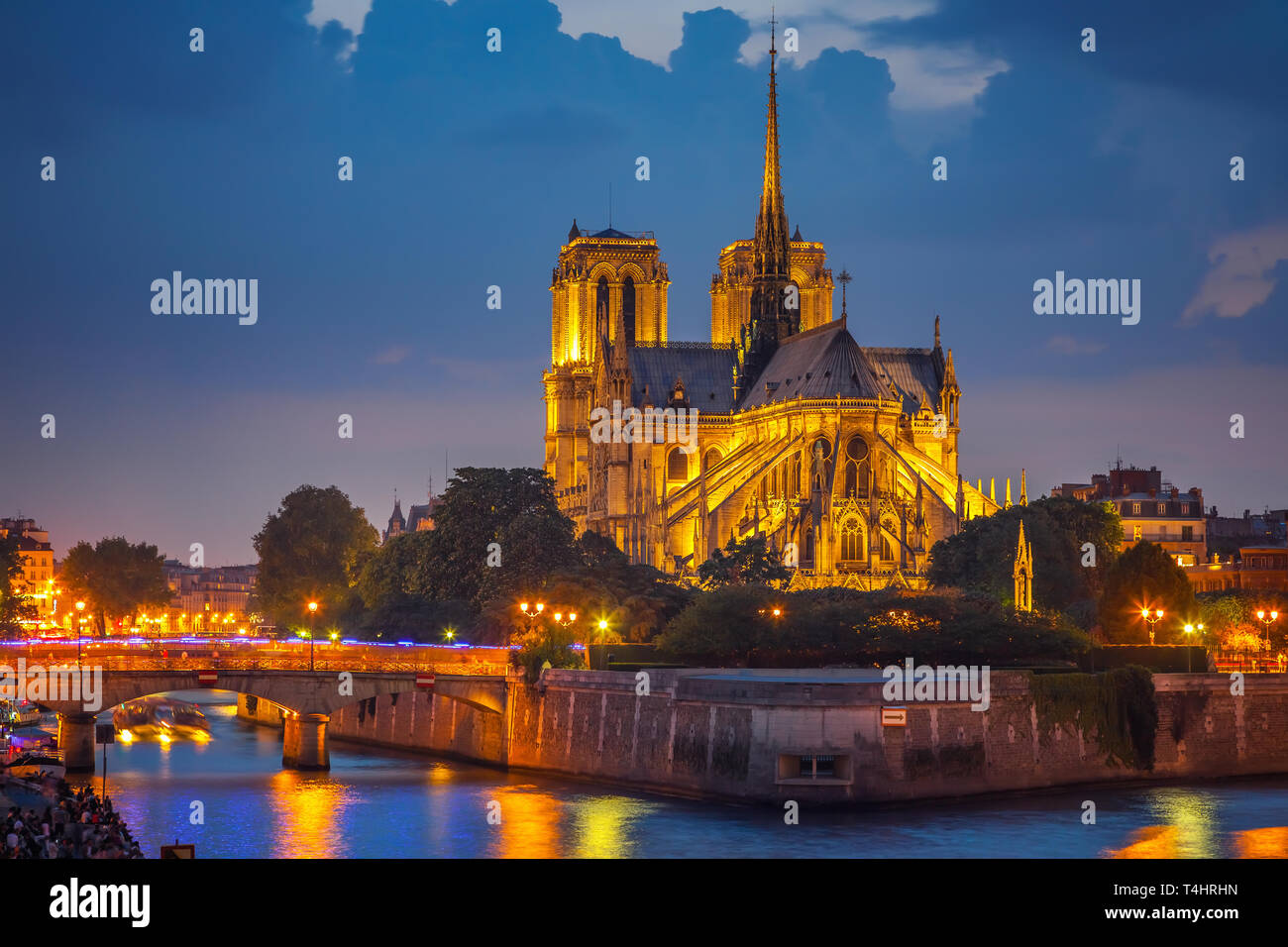 Night cathedral church france hi-res stock photography and images - Alamy