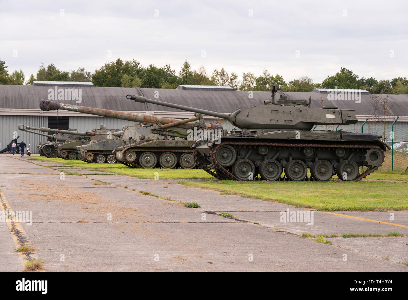 Tanks on display military museum hi-res stock photography and images ...