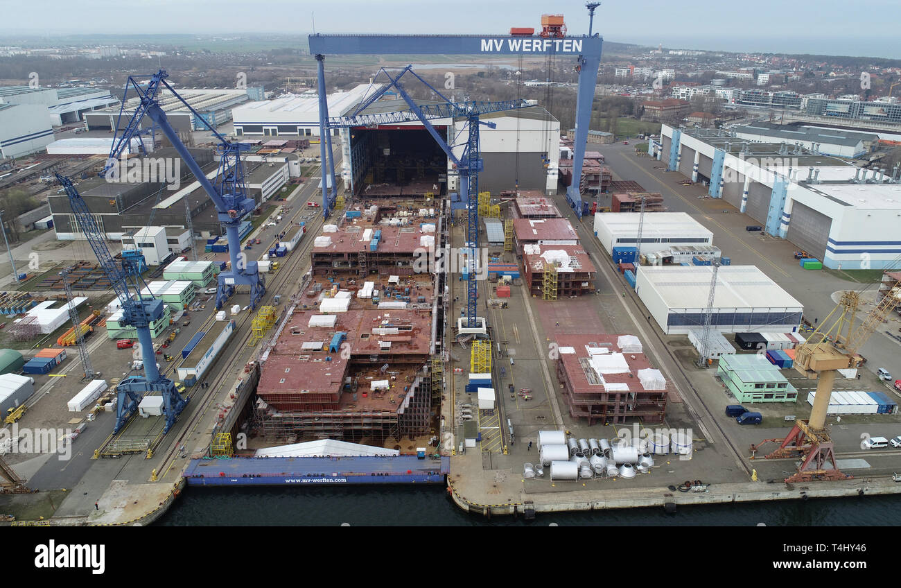Wismar, Germany. 21st Mar, 2019. In the dock of the Warnemünde shipyard ...