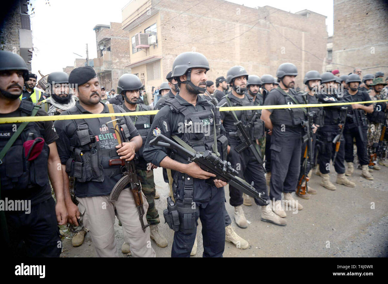 Anti terrorist squad hi-res stock photography and images - Alamy