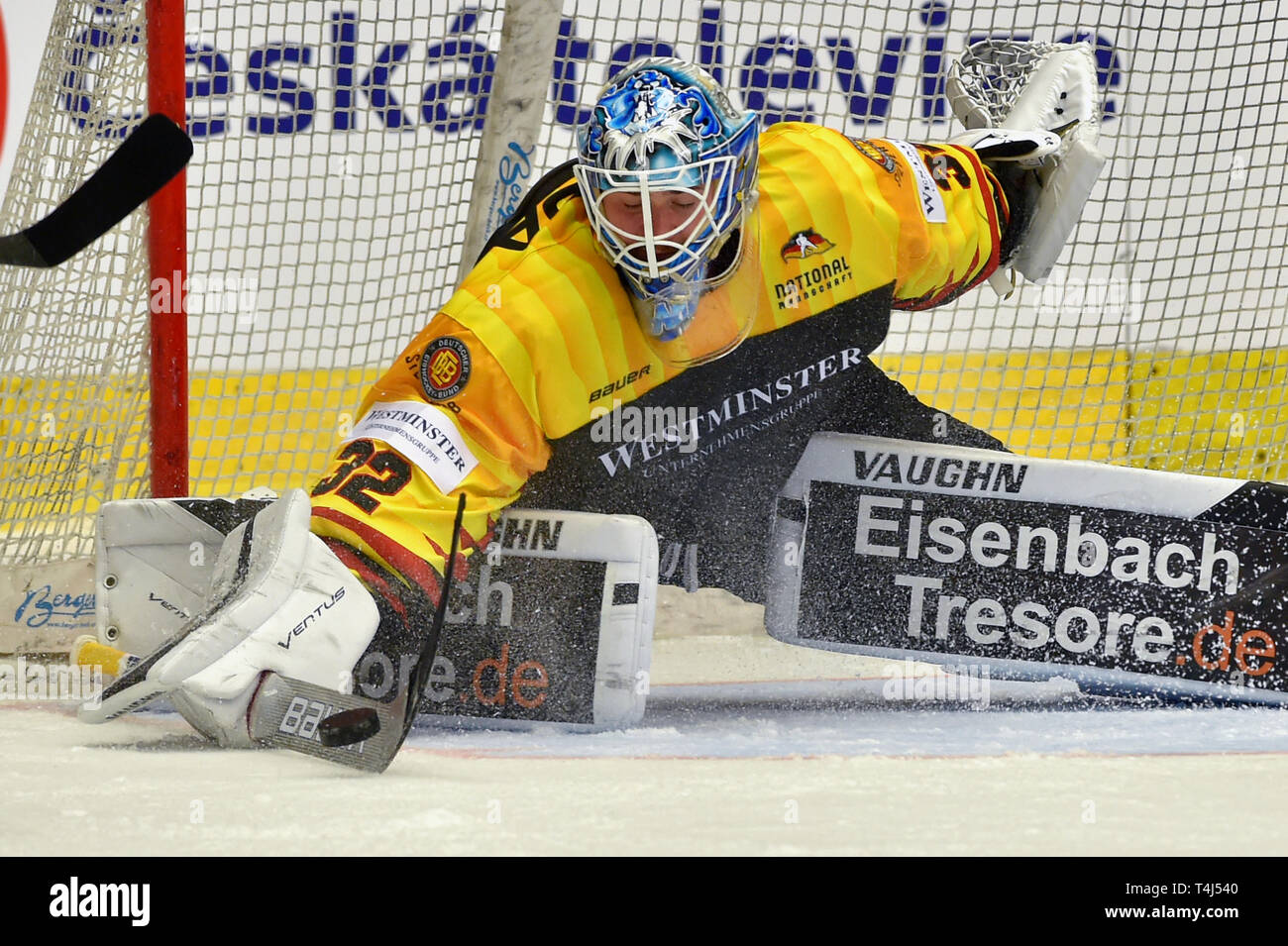 Dustin strahlmeier hi-res stock photography and images - Alamy