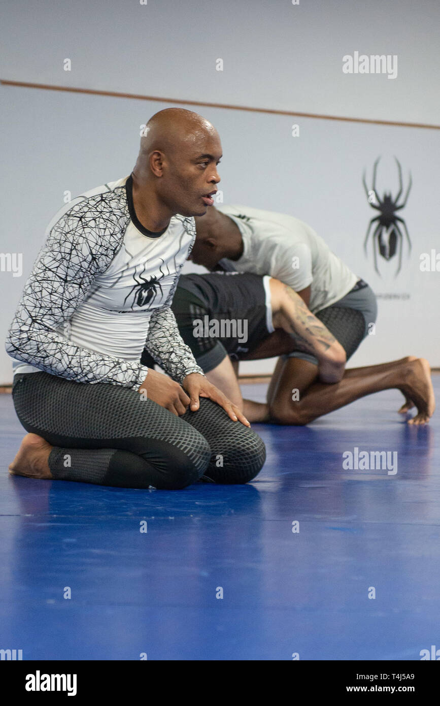 Anderson silva boxing hi-res stock photography and images - Alamy