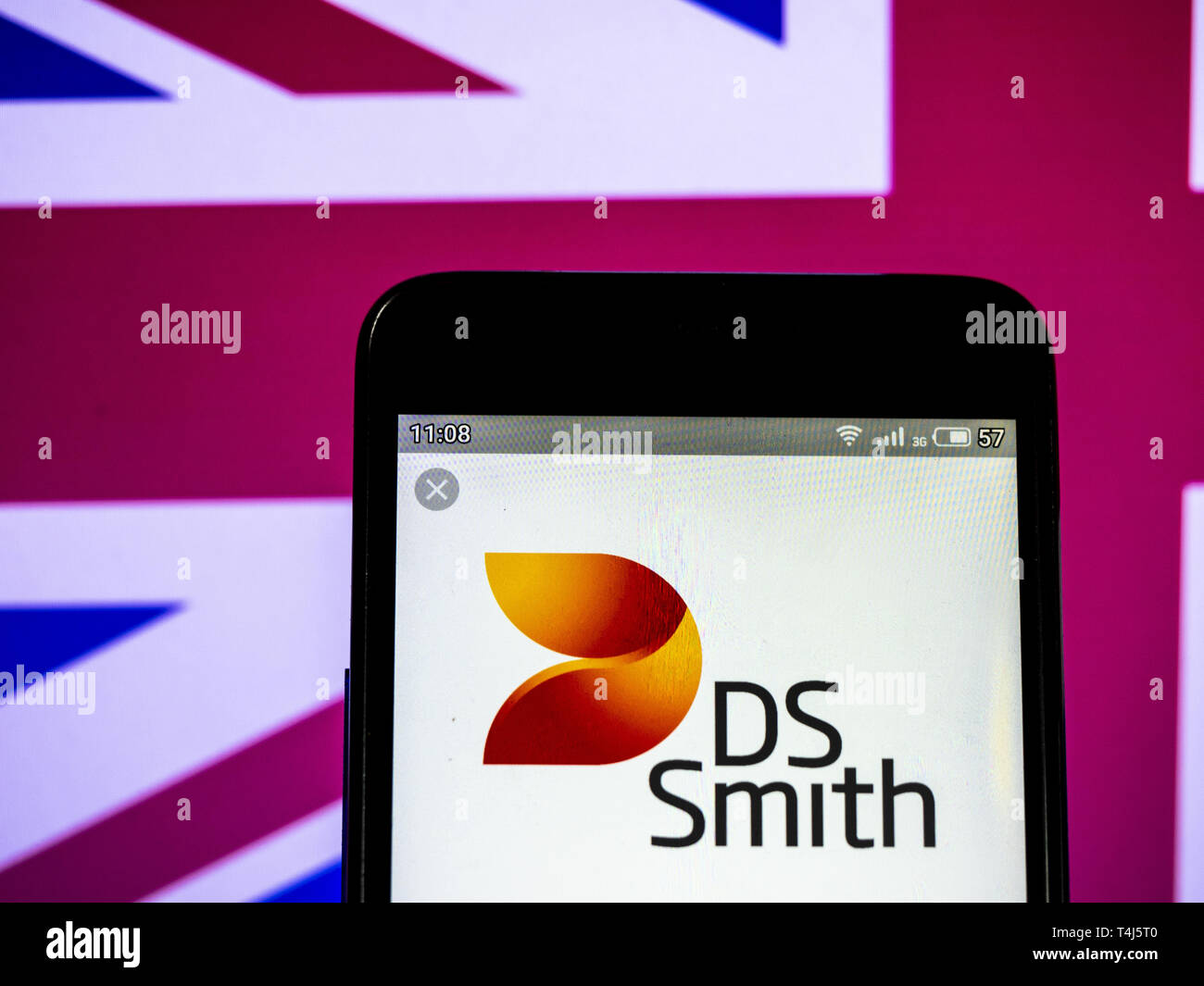 Ds smith logo hi-res stock photography and images - Alamy