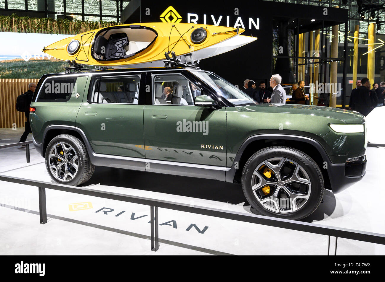 Rivian r1s hi-res stock photography and images - Alamy