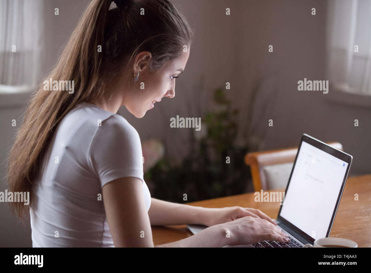 Typing email hi-res stock photography and images - Alamy