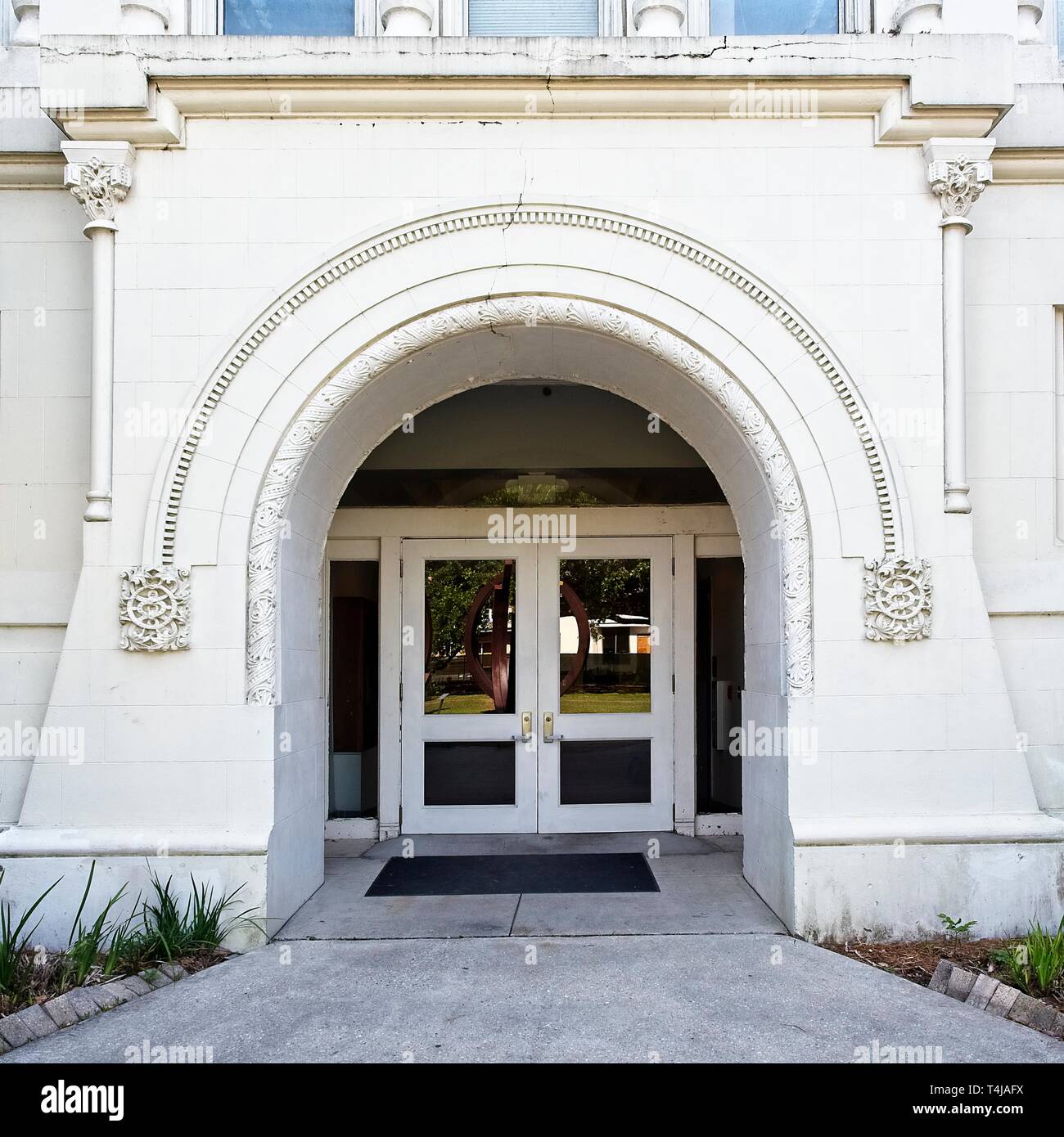 New Orleans, LA USA - 05-08-2018 - Arch Entrance Way into Building ...