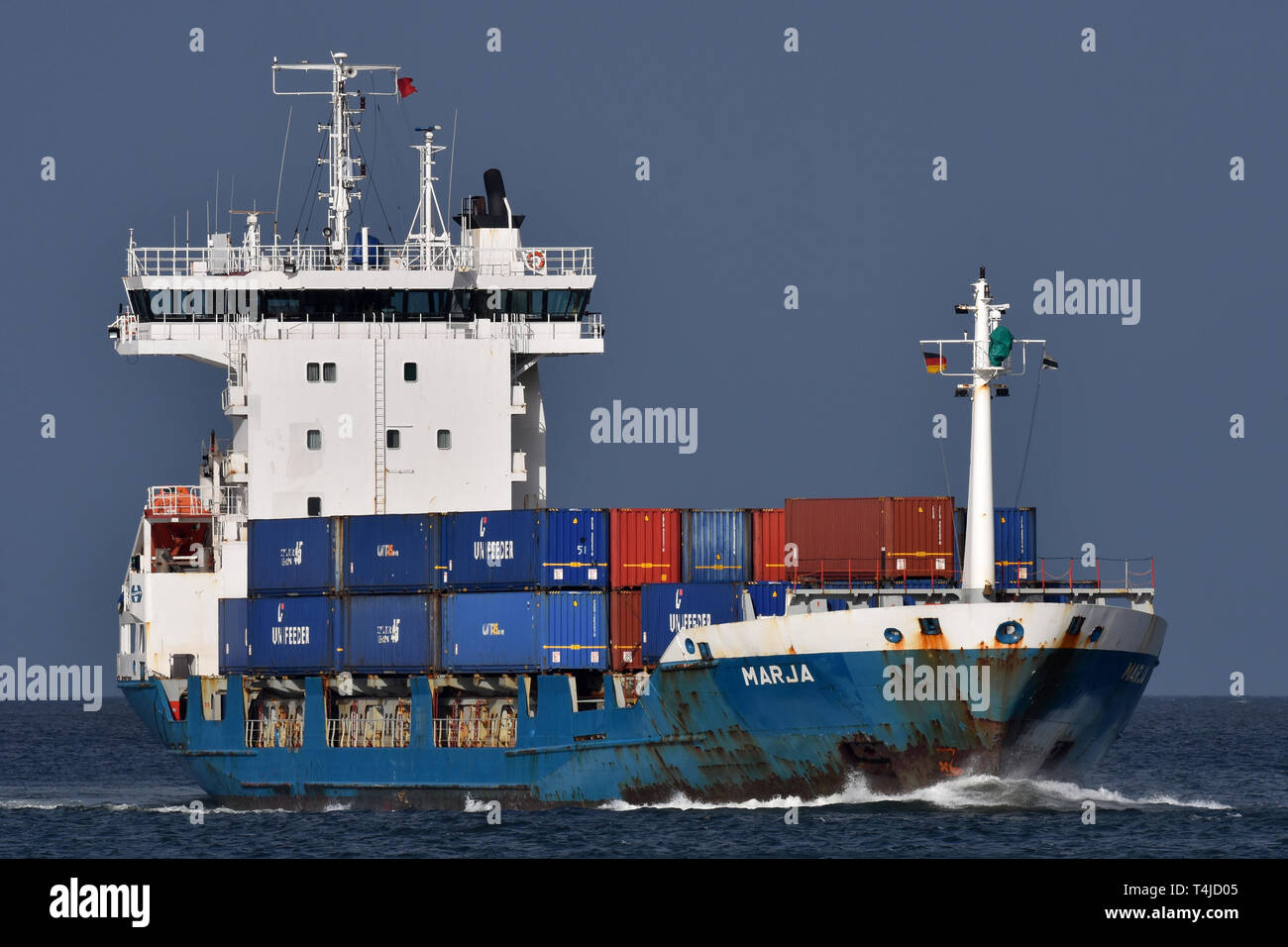 Feeder container vessel hi-res stock photography and images - Alamy