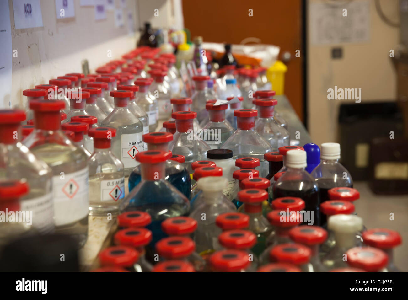 Sulphuric acid bottle hi-res stock photography and images - Alamy