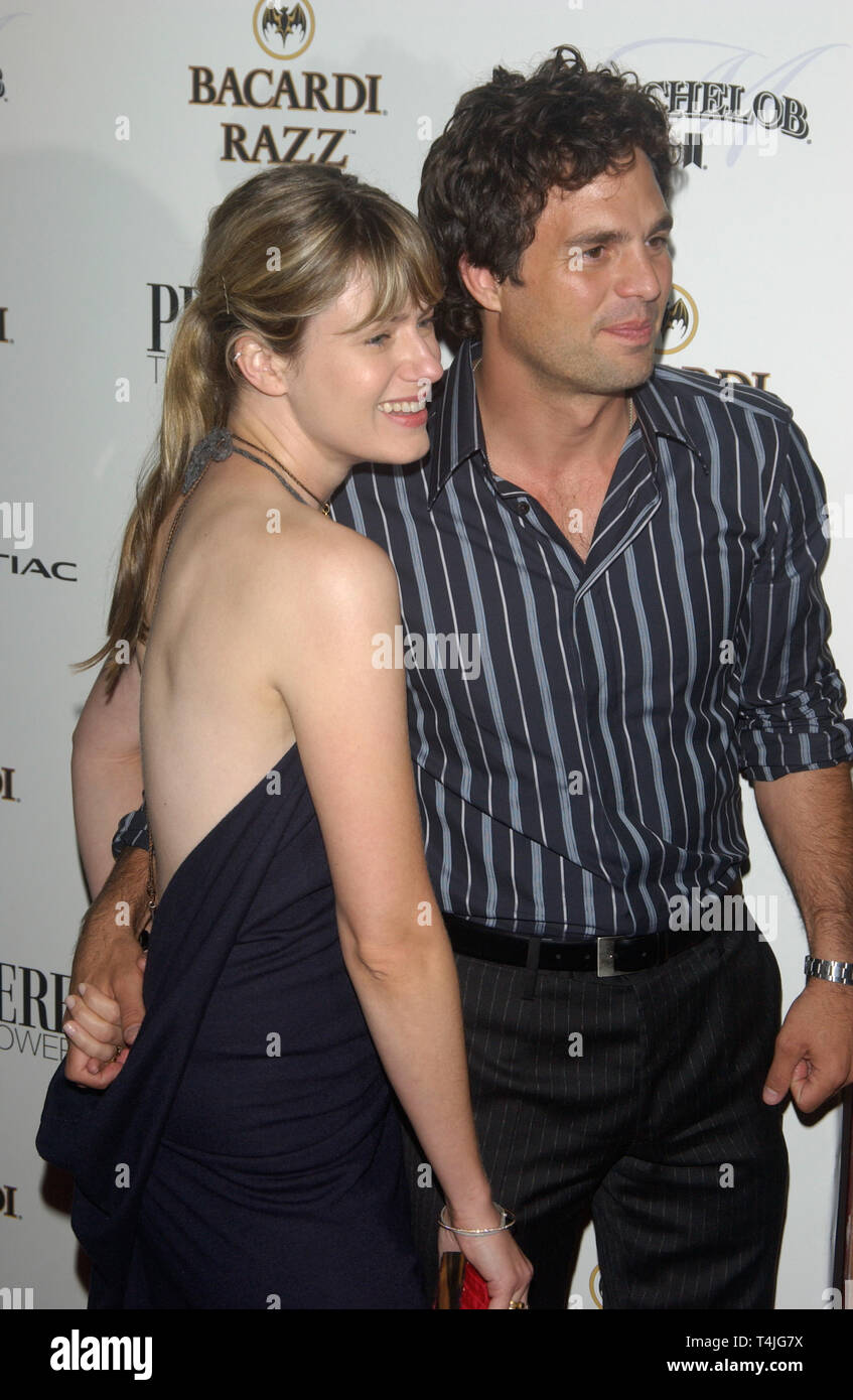 LOS ANGELES, CA. June 02, 2004: Actor MARK RUFFALO & wife actress ...