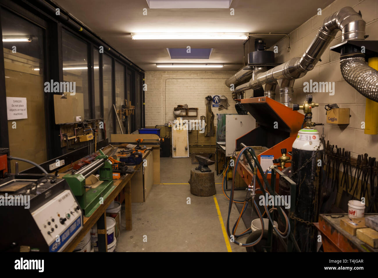 Forging metalwork hi-res stock photography and images - Alamy