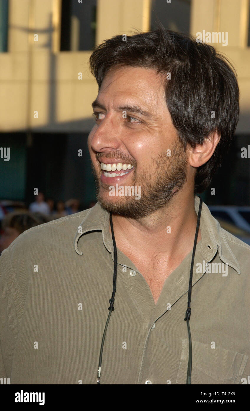Actor ray romano hi-res stock photography and images - Alamy