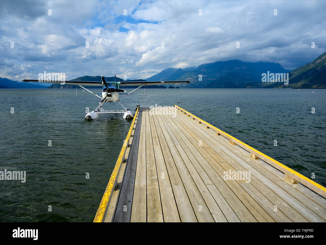 Water aerodrome hi-res stock photography and images - Alamy
