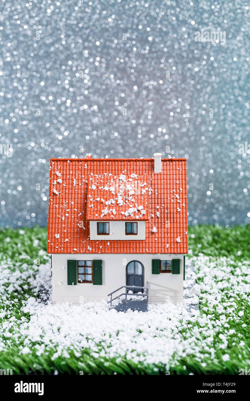 House build toy hi-res stock photography and images - Alamy