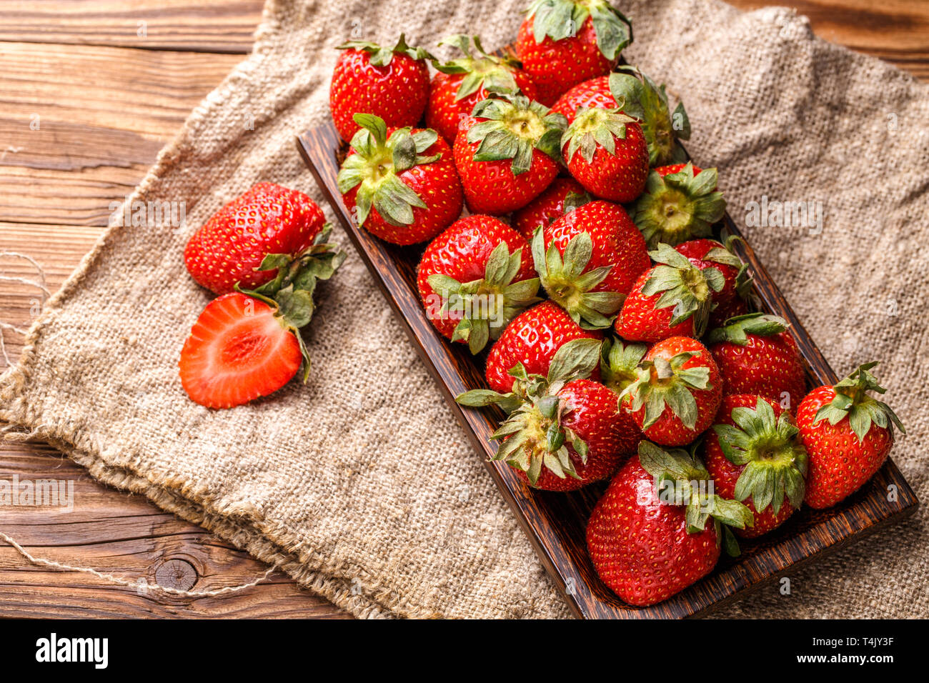 Strawberry table vintage wood rural hi-res stock photography and images ...