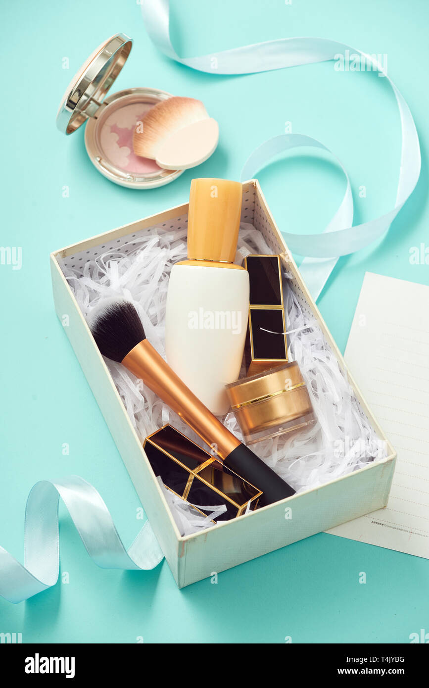 Up cosmetics hi-res stock photography and images - Alamy