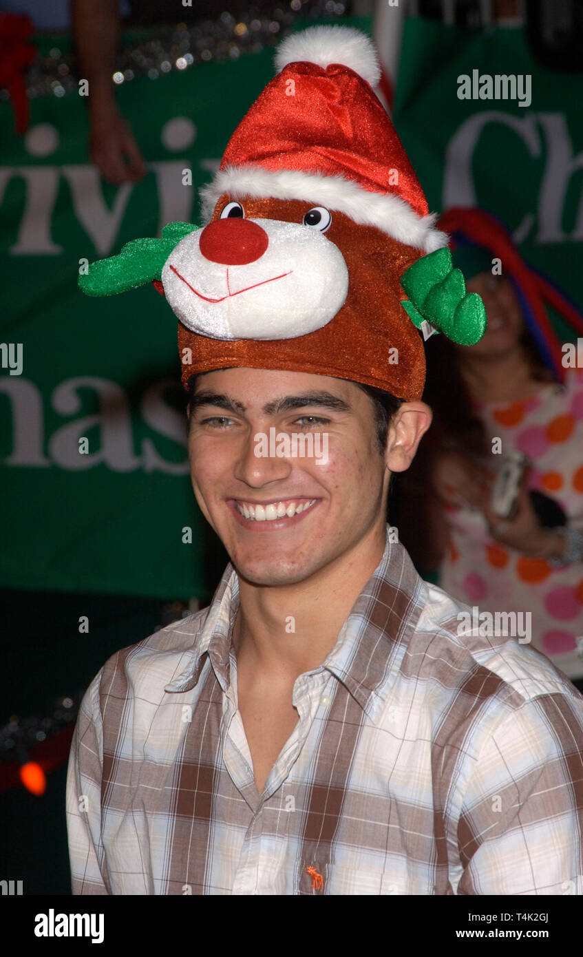 LOS ANGELES, CA. October 14, 2004: Actor TYLER HOECHLIN at the ...