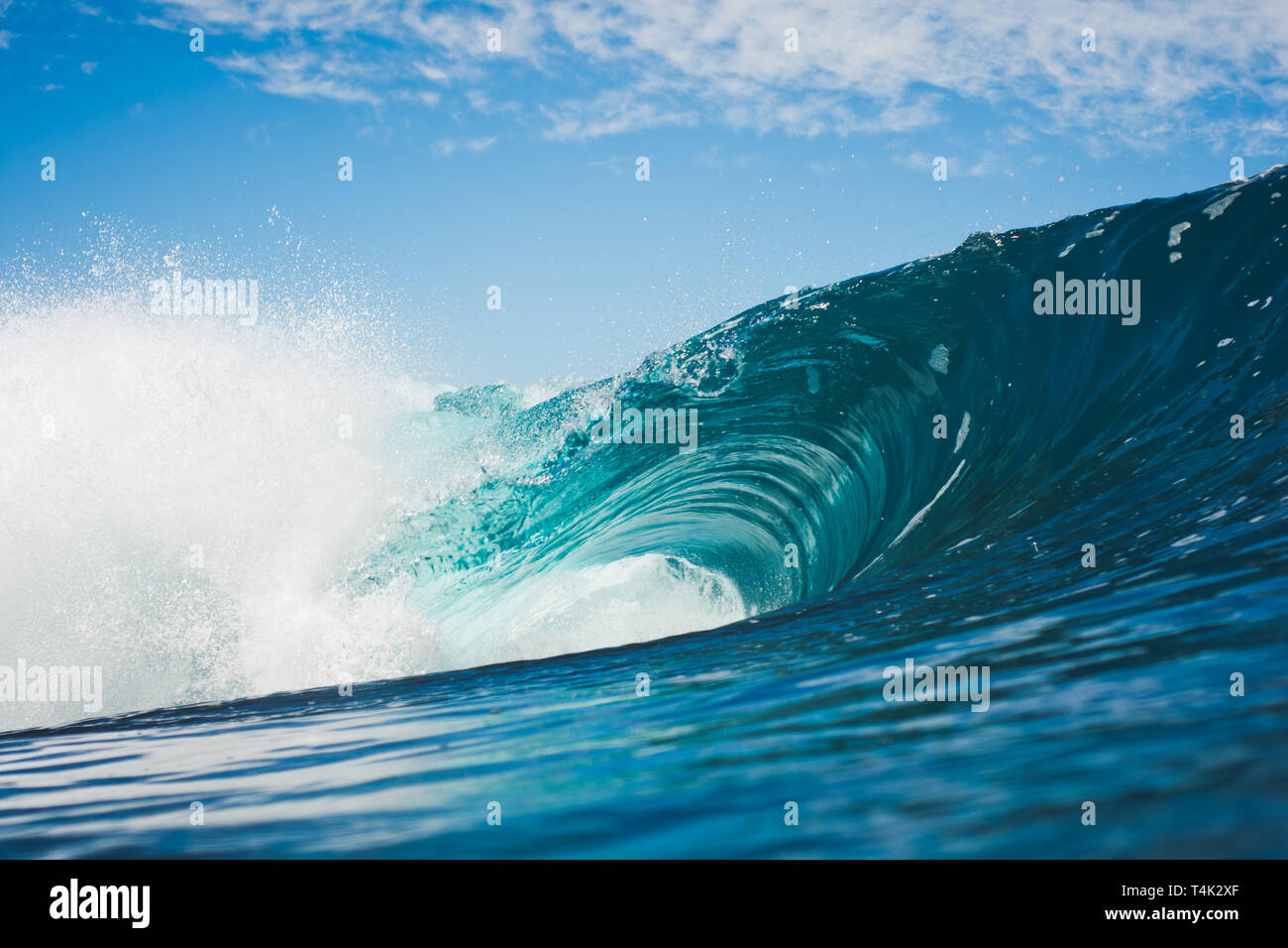 Reef wave hi-res stock photography and images - Alamy