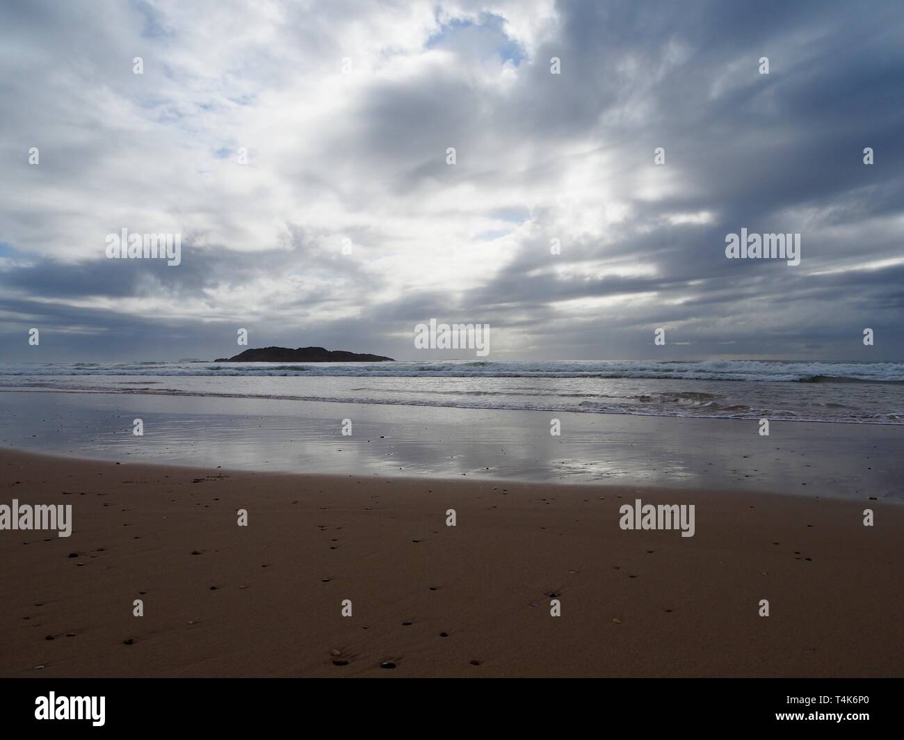 Reflective tidal waves hi-res stock photography and images - Alamy