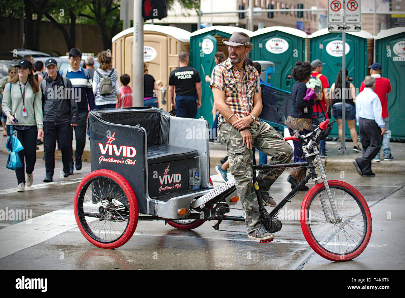 Car parade hi-res stock photography and images - Alamy