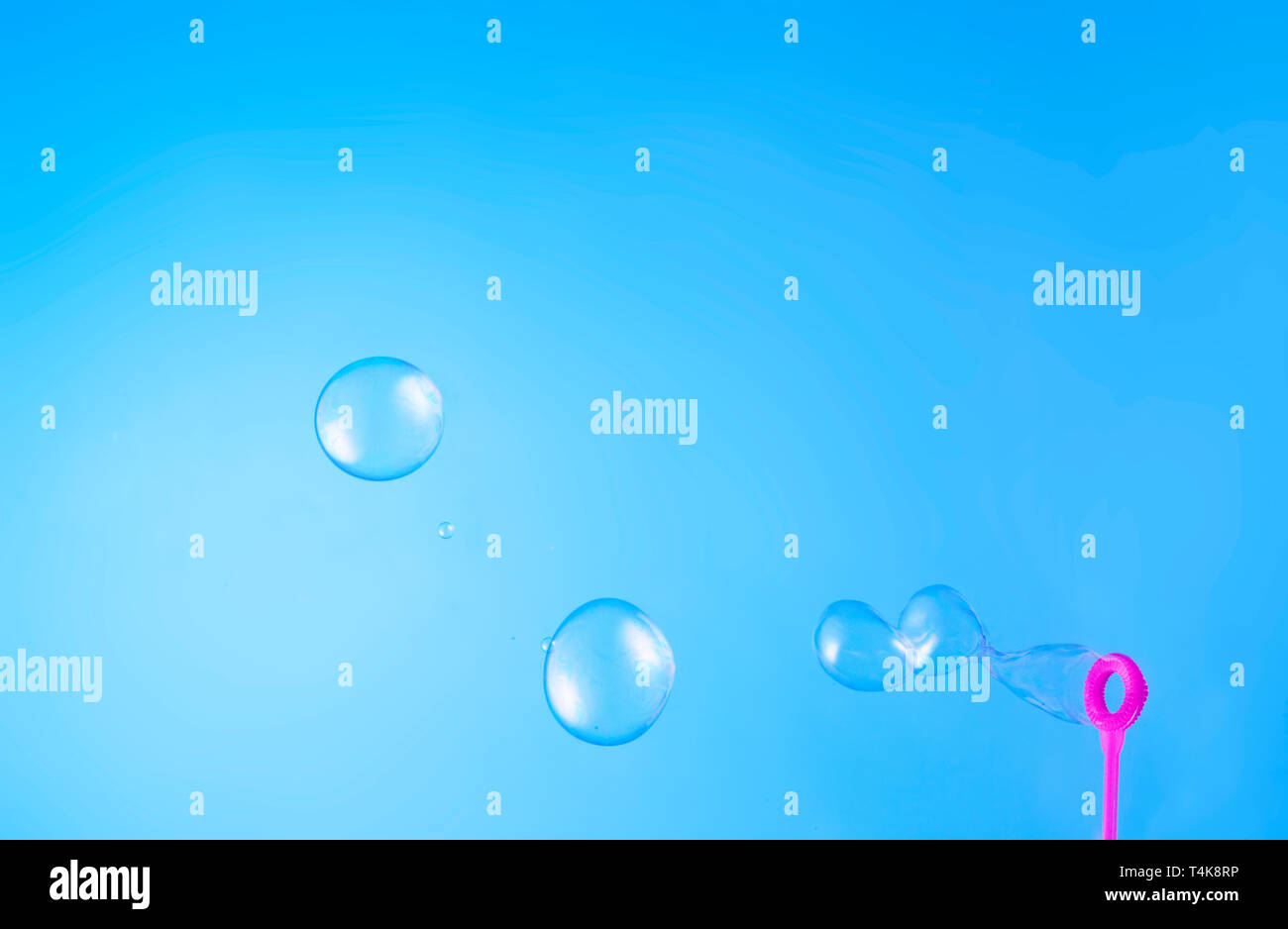 Soap bubbles floating in air Stock Photo - Alamy
