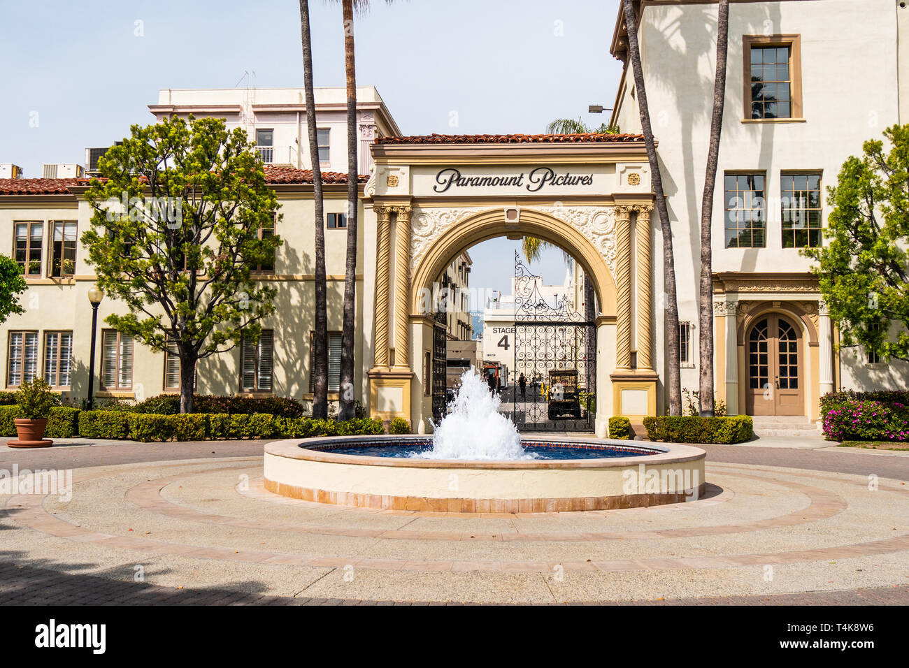 Paramount pictures entrance gate hi-res stock photography and images ...