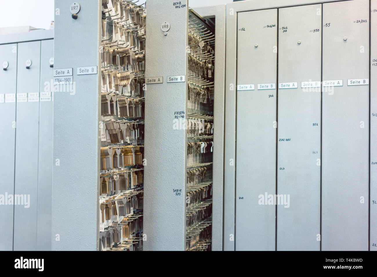 Storage systems hi-res stock photography and images - Alamy