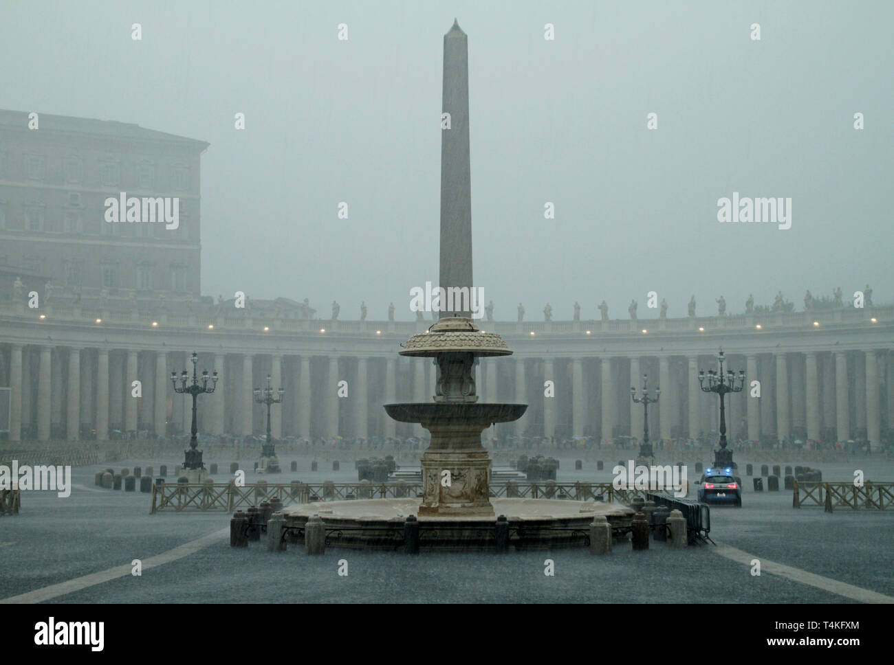 Extreme weather: heavy rain in Vatican city Stock Photo - Alamy