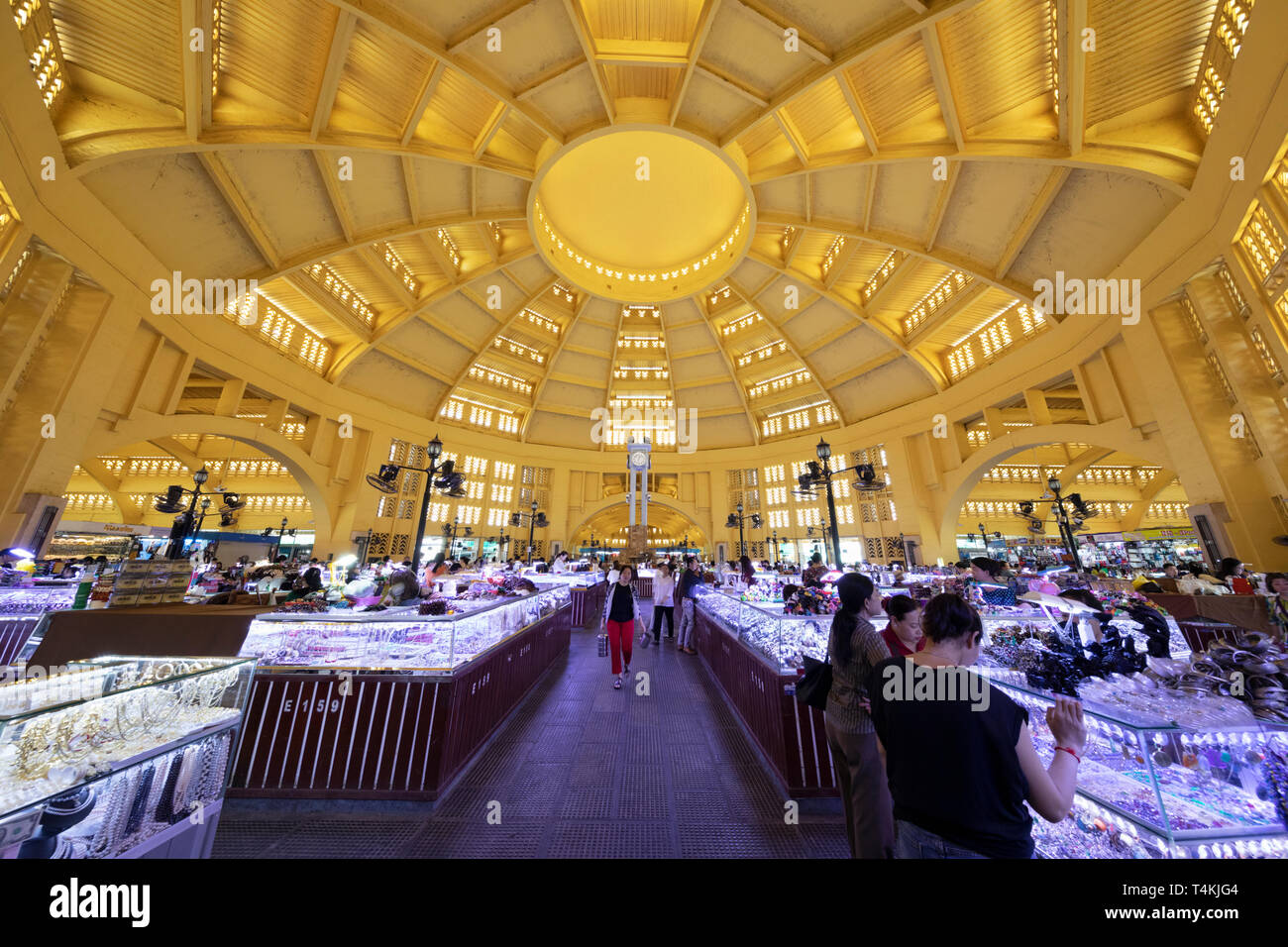Interior of the art-deco Psar Thmei market (Central Market) in the ...