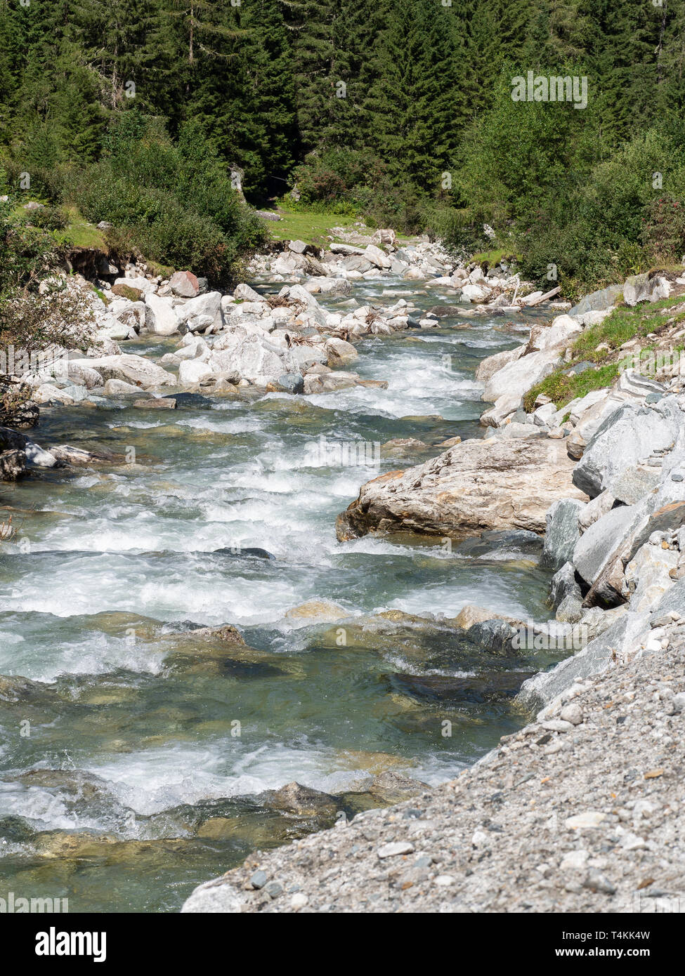 Water flowing down stones hi-res stock photography and images - Alamy