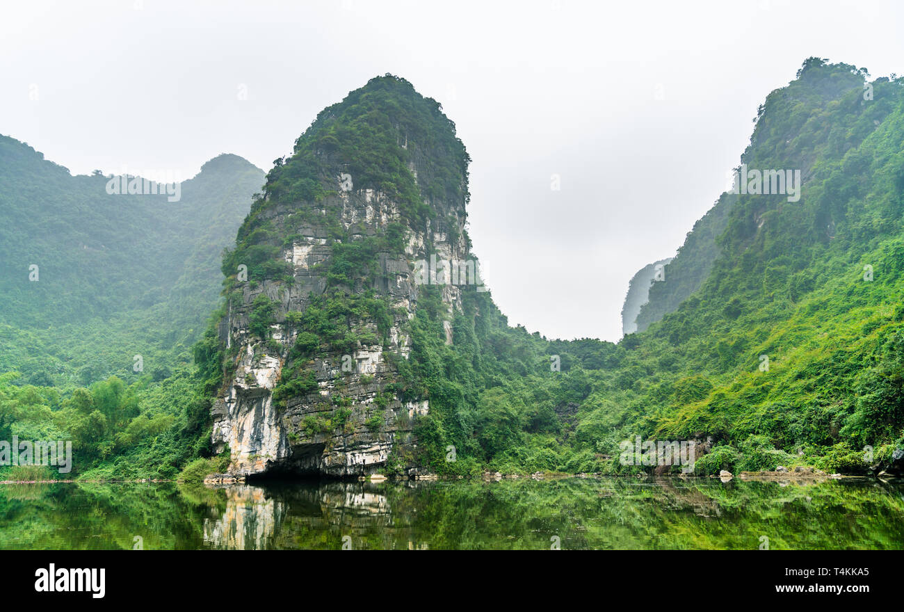 Trang an landscape complex hi-res stock photography and images - Alamy