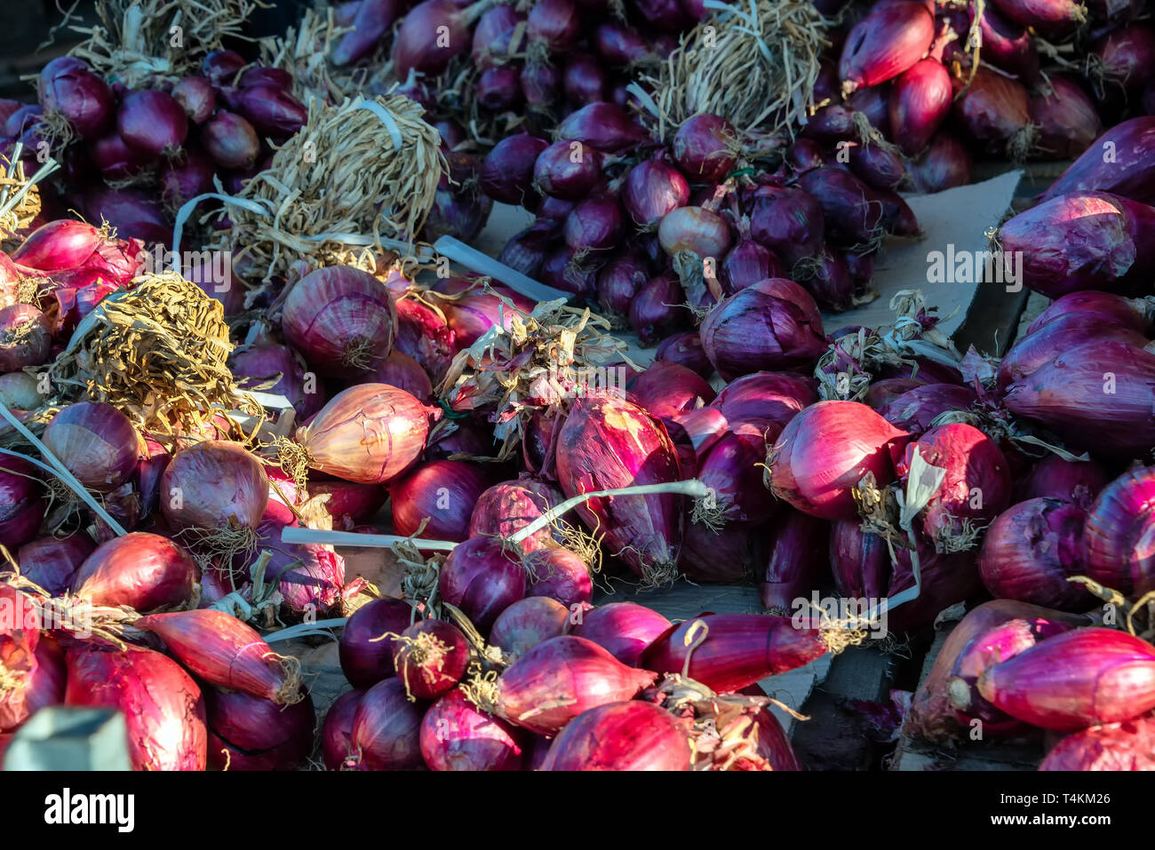 The sweet red onion of tropea hi-res stock photography and images - Alamy