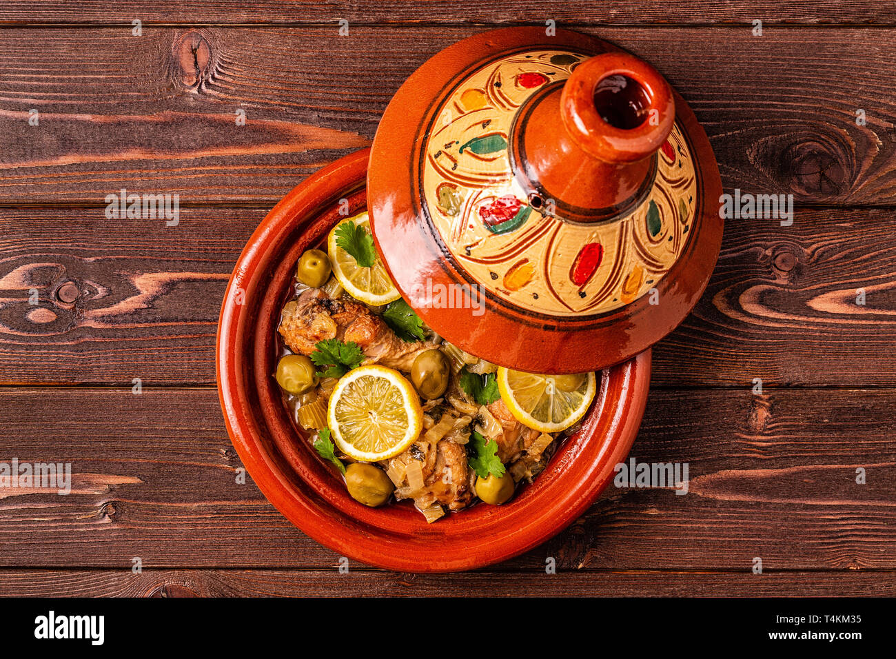 Moroccan decorative clay pot hi-res stock photography and images - Alamy