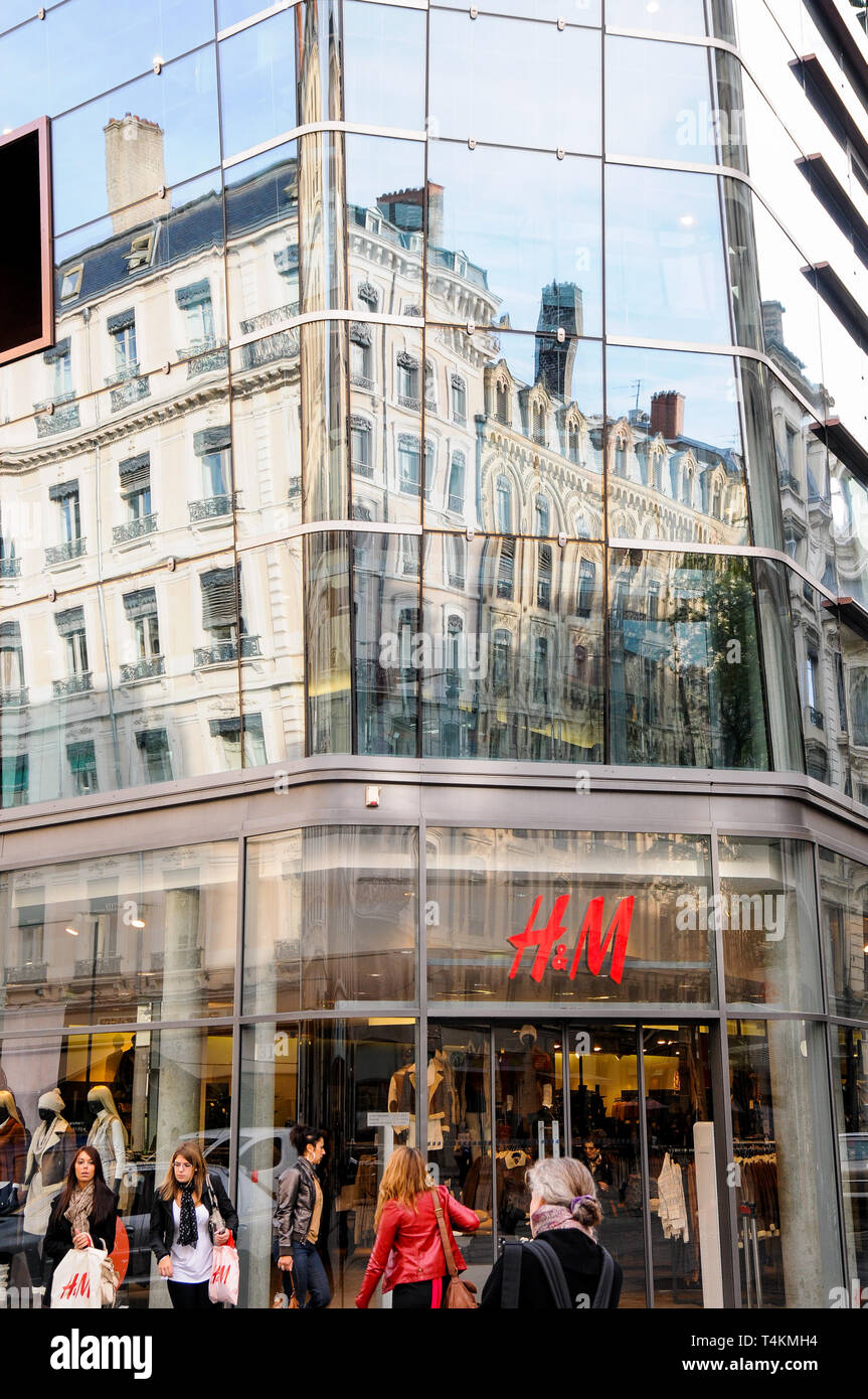 Lyon porter hi-res stock photography and images - Alamy