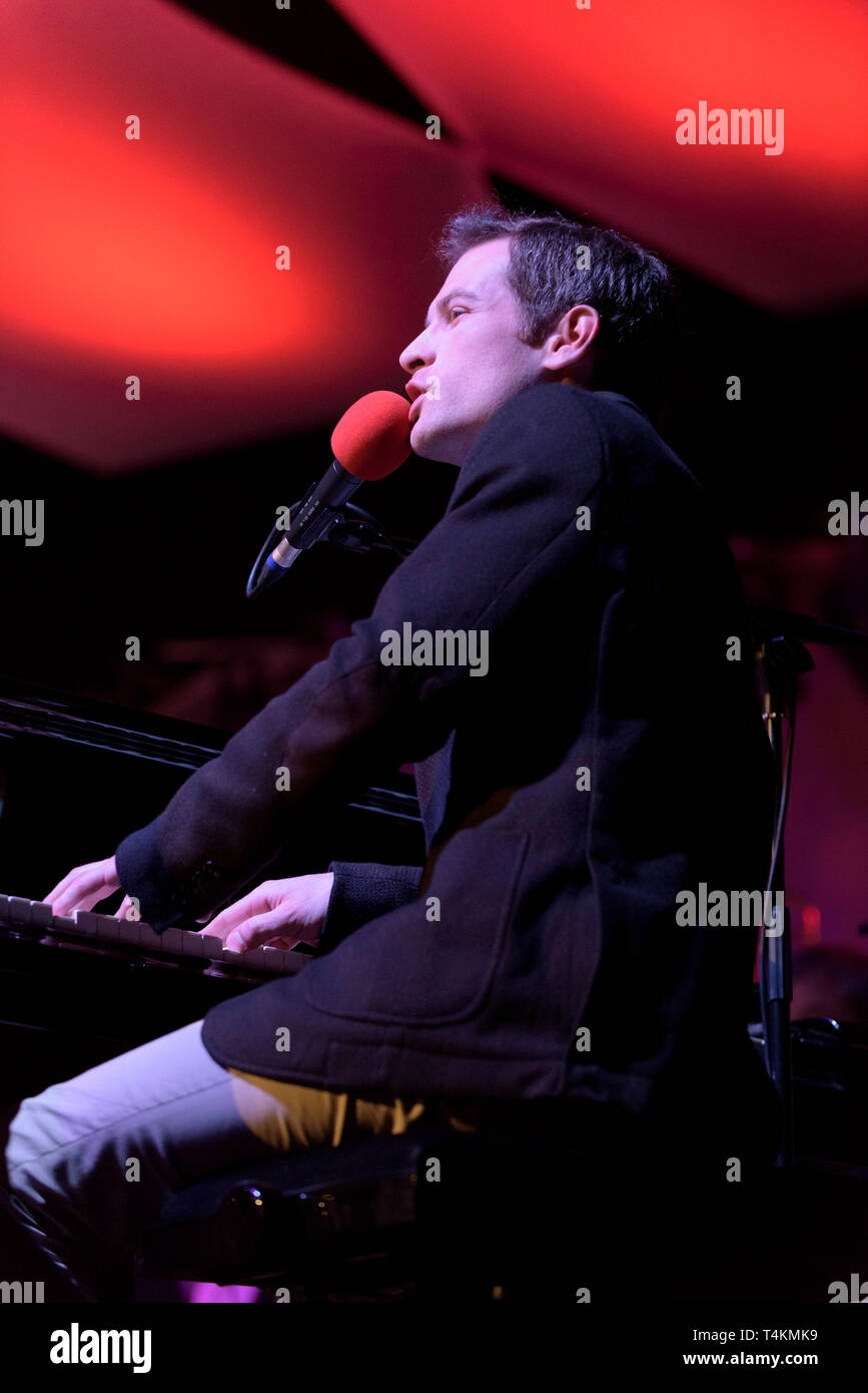 Anthony strong hi-res stock photography and images - Alamy