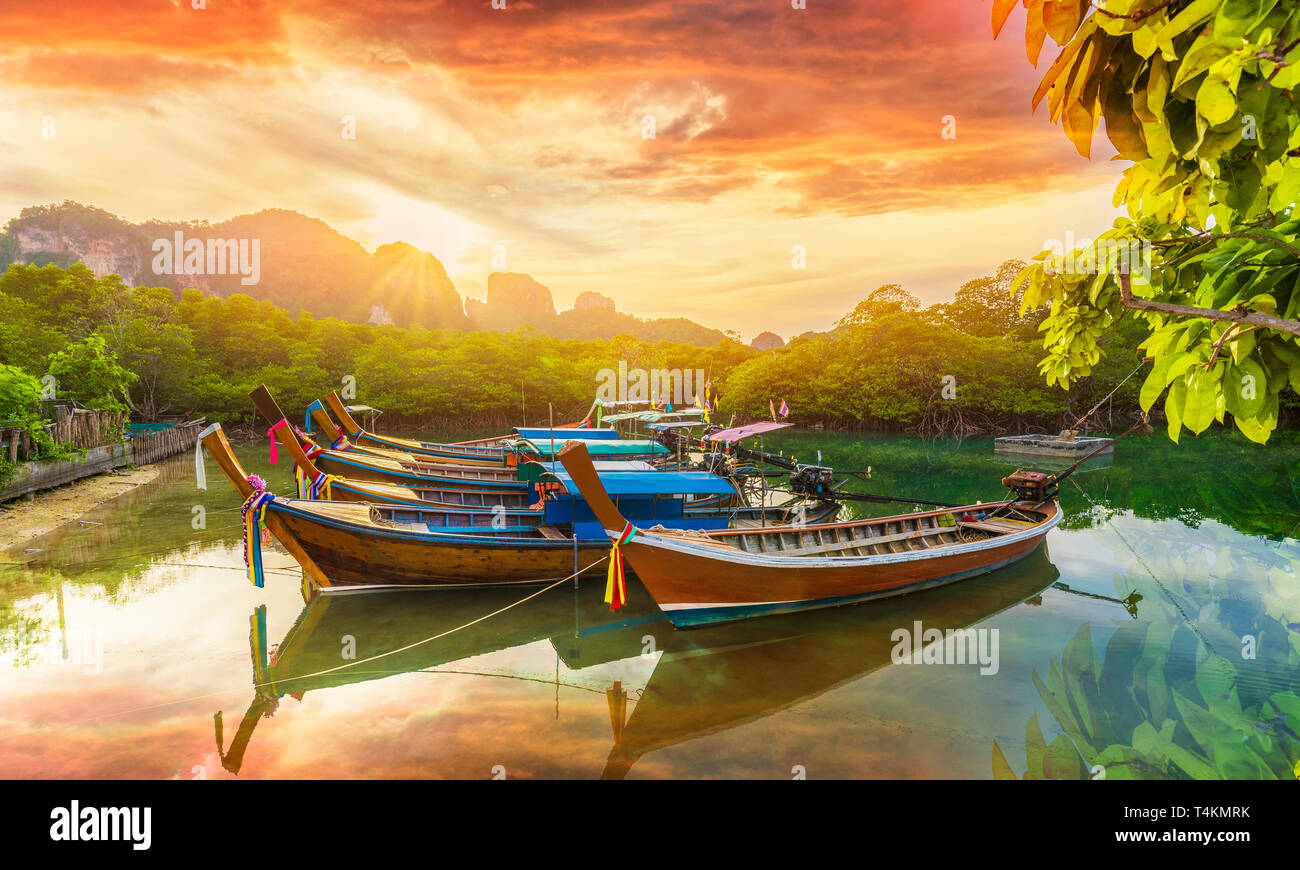Ko phi phi tour hi-res stock photography and images - Alamy