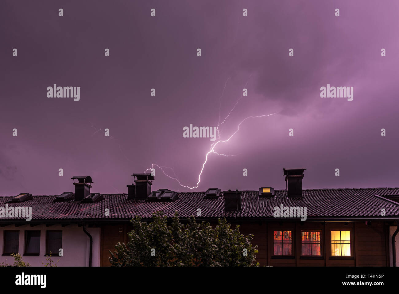 Lightning strike building hi-res stock photography and images - Alamy
