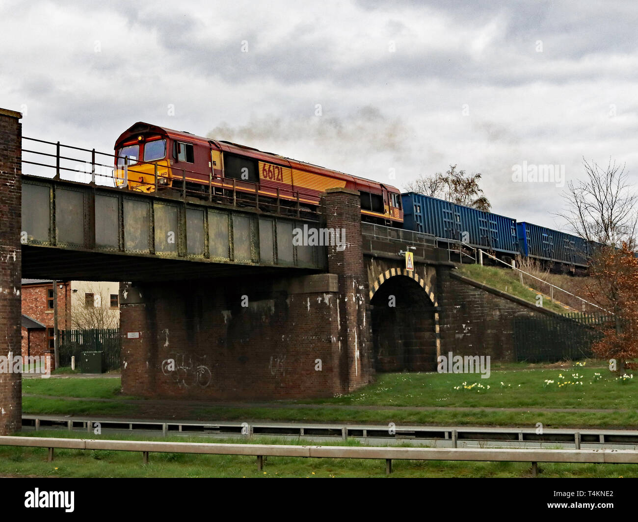 Dual powered trains hi-res stock photography and images - Alamy