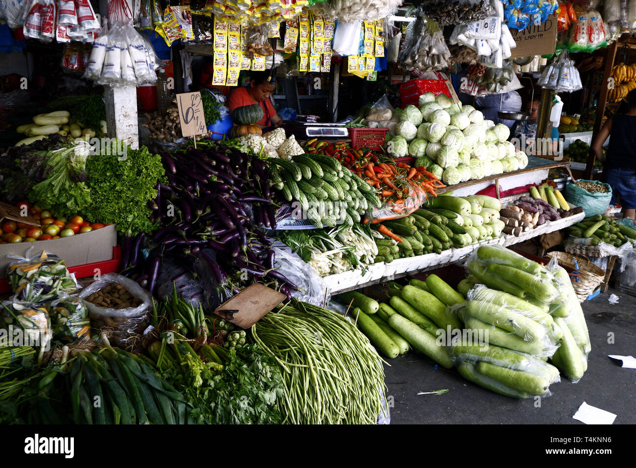 CAINTA, RIZAL, PHILIPPINES - APRIL 17, 2019: Fruit and vegetable stalls ...