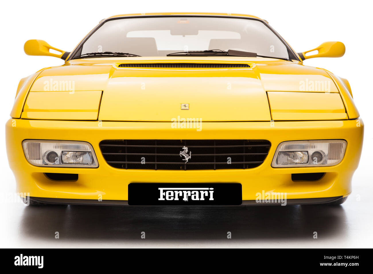 Engine bay ferrari testarossa hi-res stock photography and images - Alamy
