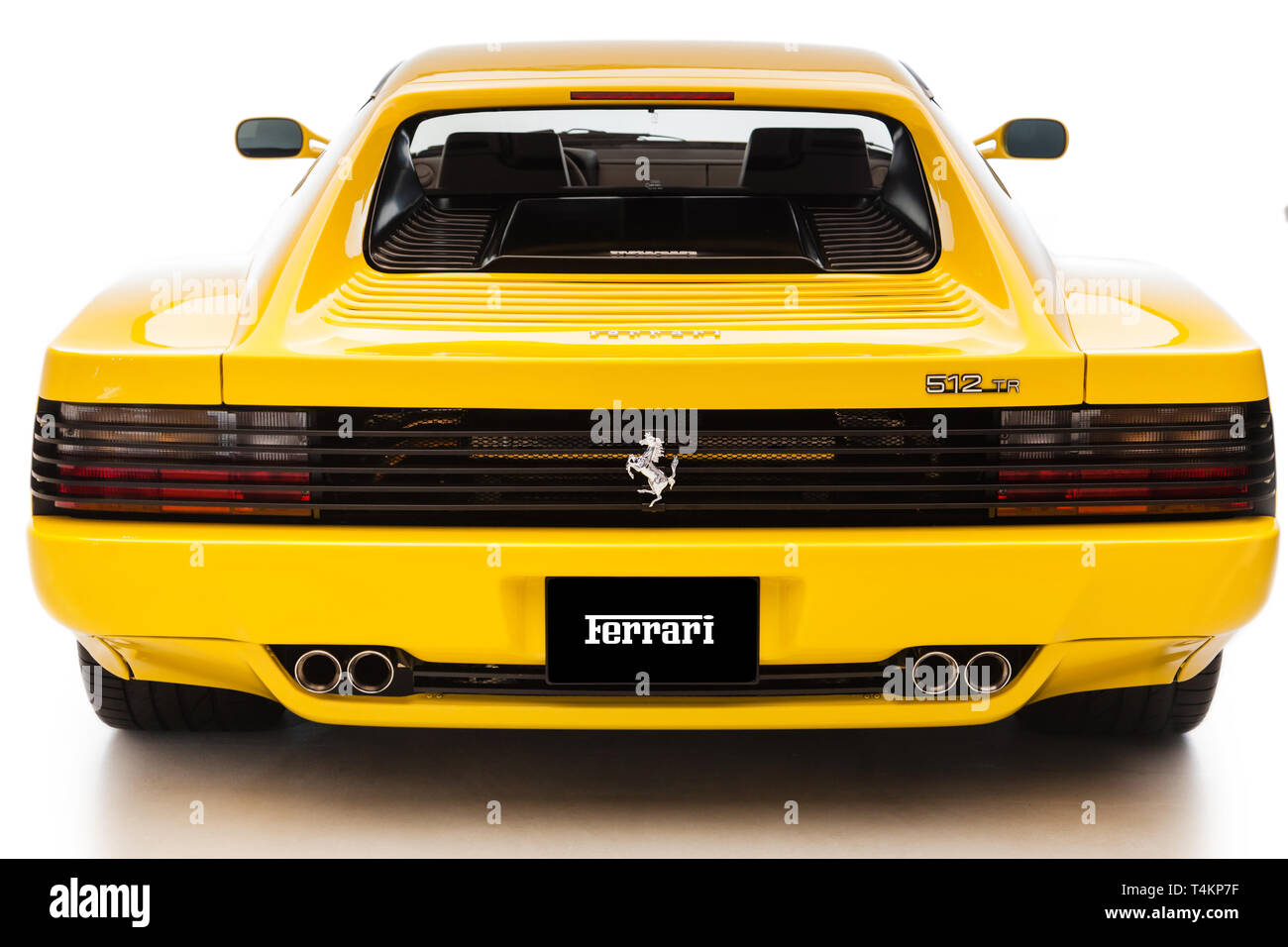 Engine bay ferrari testarossa hi-res stock photography and images - Alamy