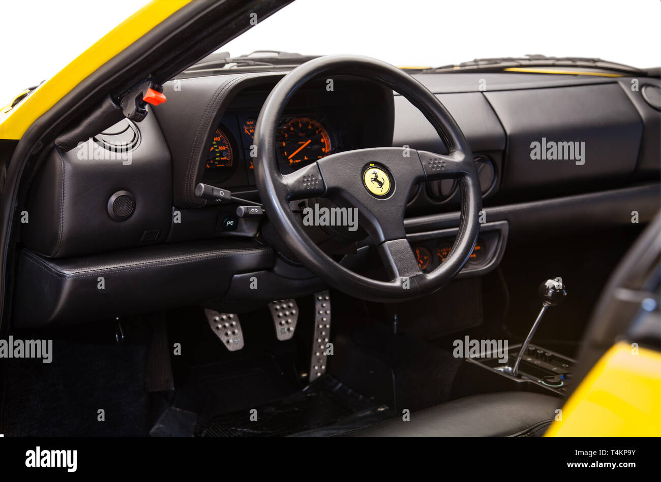 Engine bay ferrari testarossa hi-res stock photography and images - Alamy