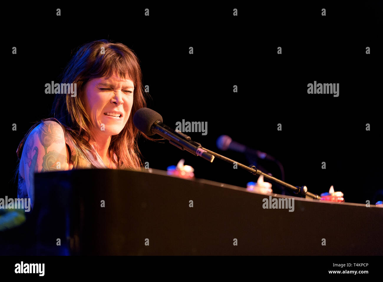 Beth hart singer hi-res stock photography and images - Alamy