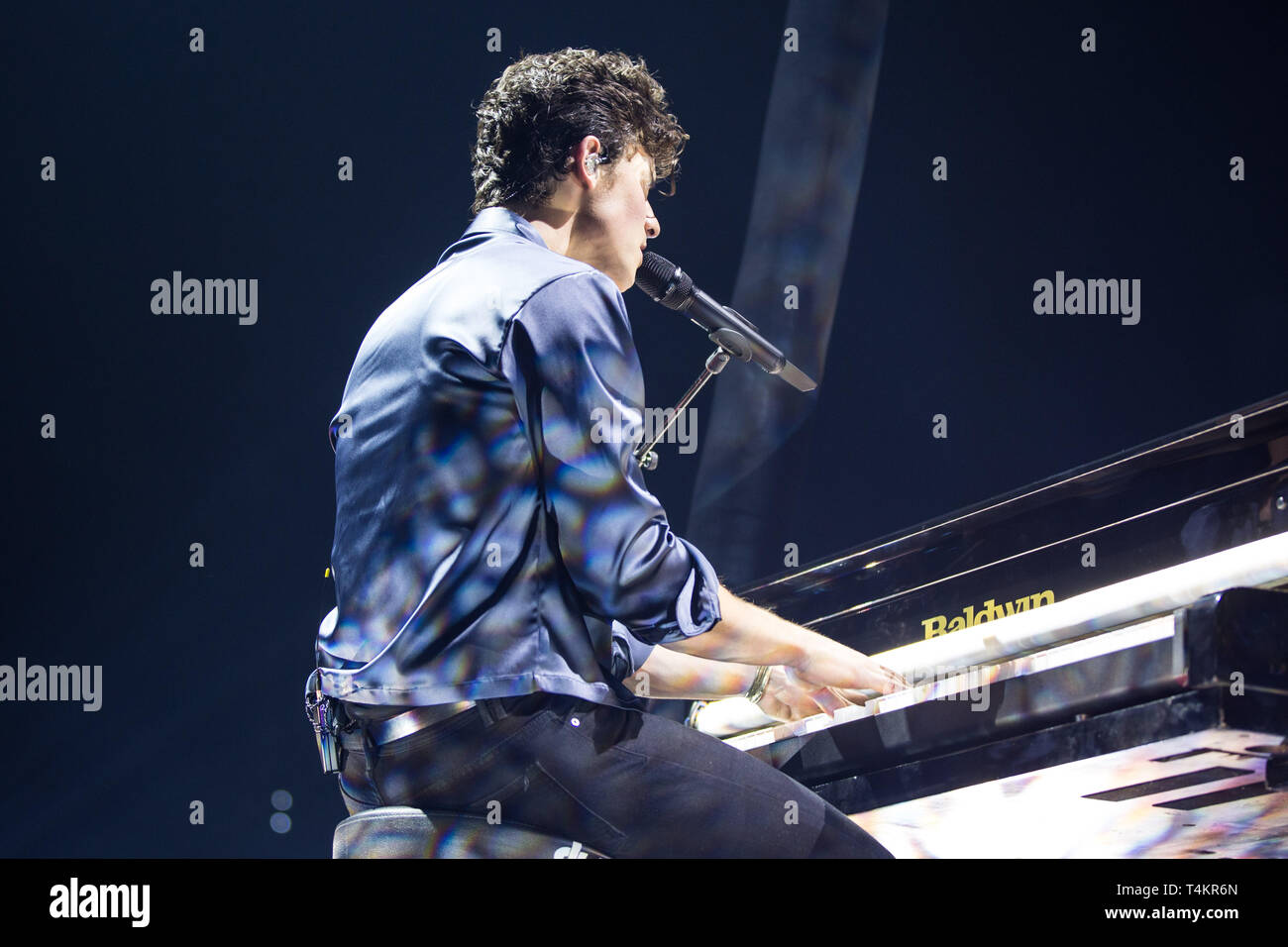 Shawn Mendes On Stage High Resolution Stock Photography and Images - Alamy