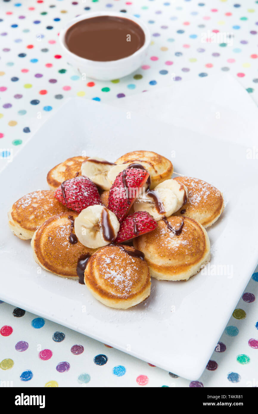 Mini pancakes hi-res stock photography and images - Alamy