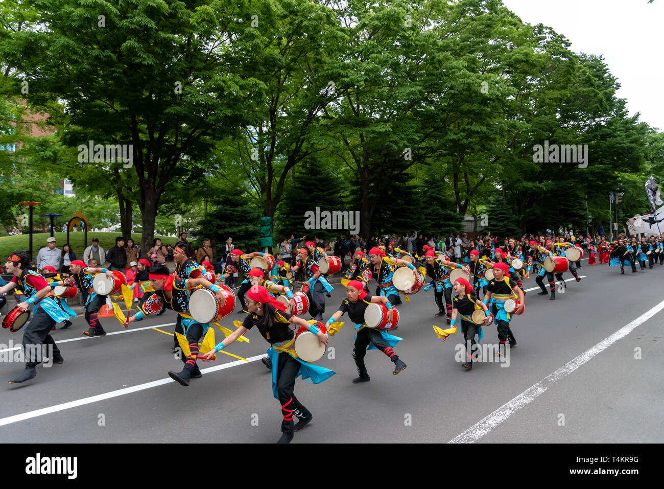 YOSAKOI Soran Festival. Powerful dance performances parade in Odori ...