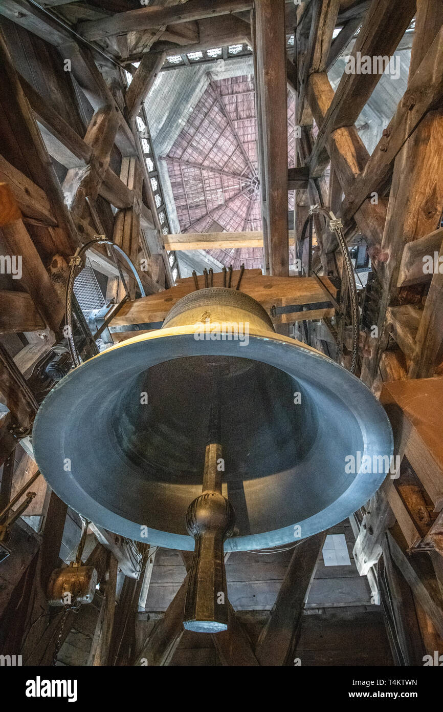 Bourdon Emmanuel, the largest bell of Notre-Dame de Paris, is housed in ...