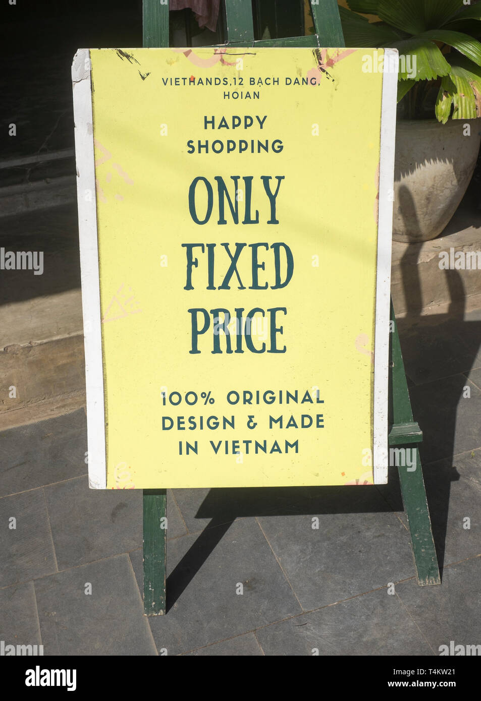 Fixed price sign hi-res stock photography and images - Alamy